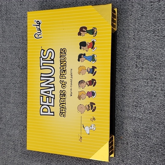Peanuts | Makeup | Peanuts Eyeshadow Palette | Poshmark